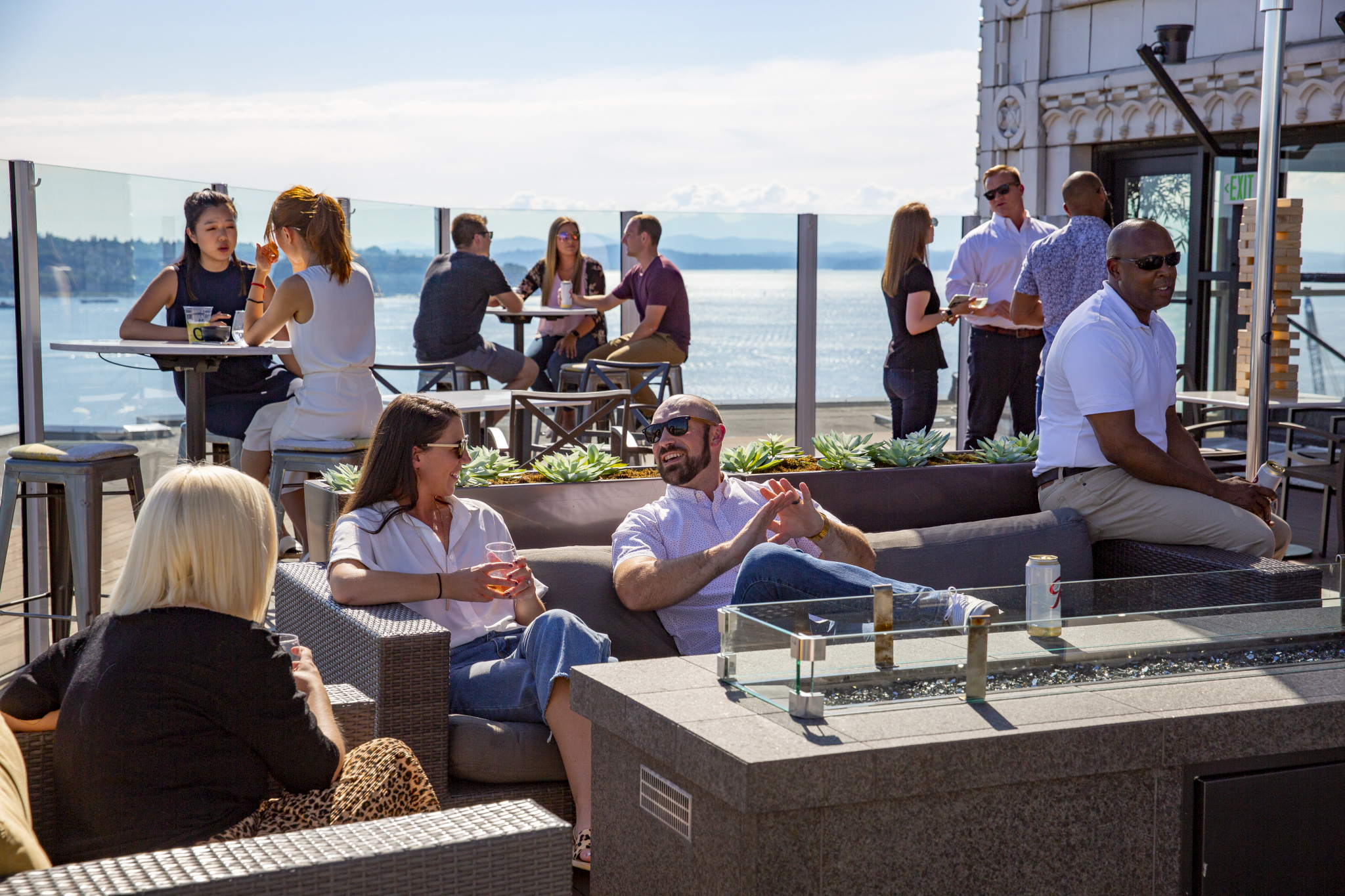 Seattle’s Sky-High Rooftop Bars – Blue Heron Lakehouse